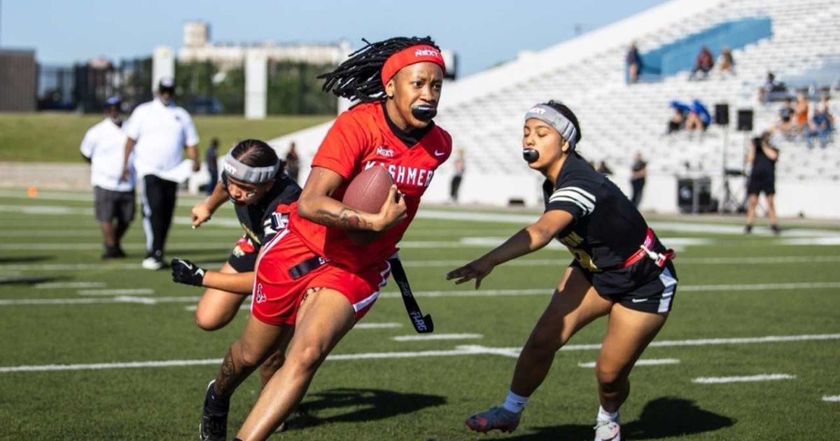 Texans push UIL to sanction girls flag football in Texas