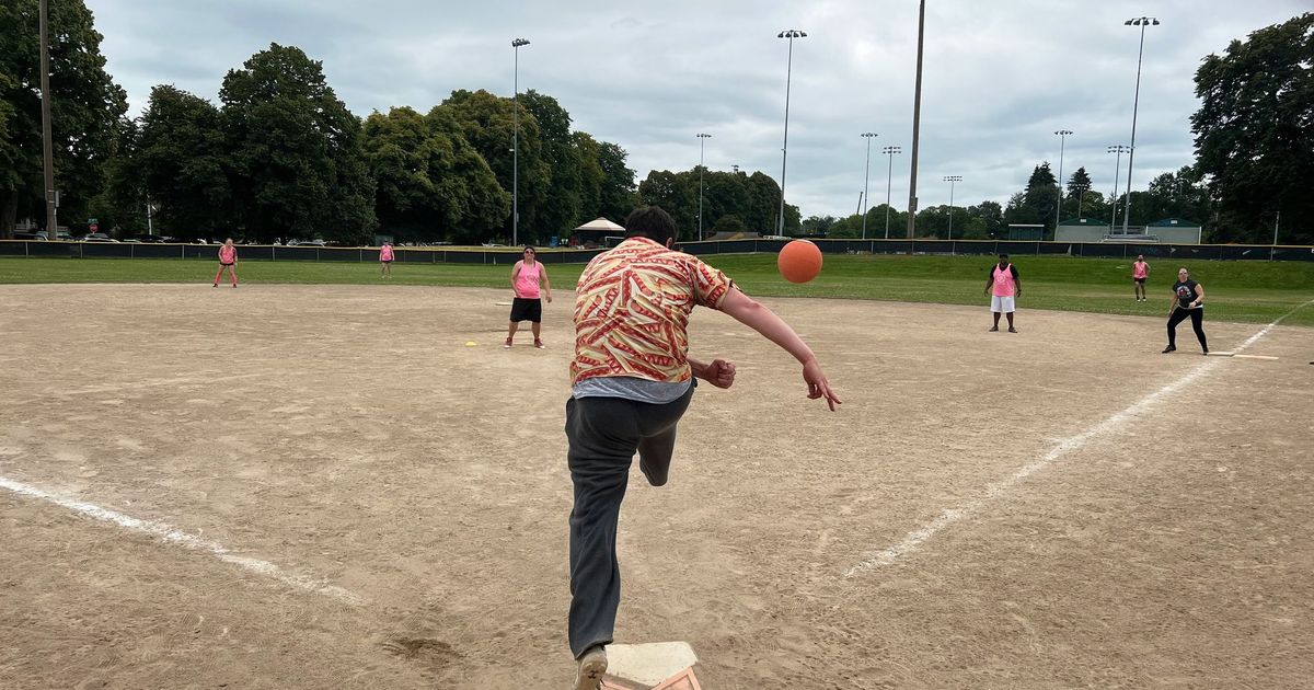 Bunt Force Trauma shuts out Daft Drunks 9-0 in Ravenna Kickball