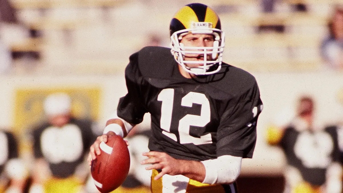 50 Bitter Contract Holdouts That Rocked Pro Sports | SportScroll
